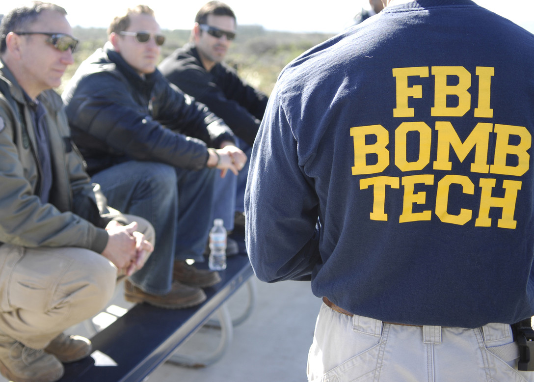 Pipe-bomb suspect tells FBI that explosives were meant to defend his ...