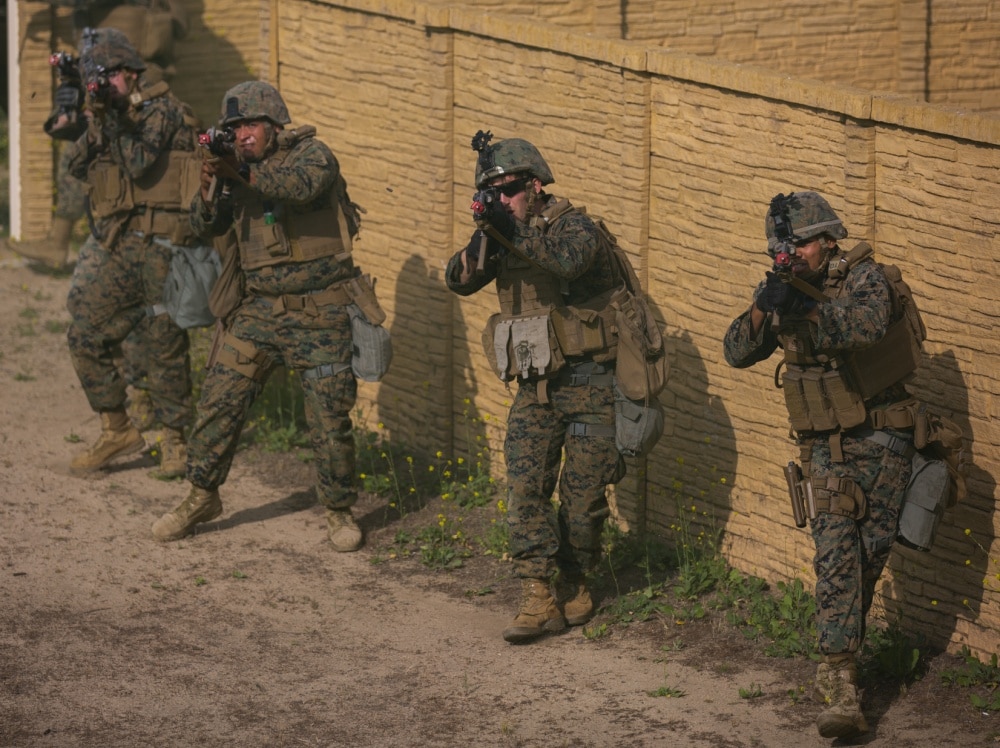 2,000 Marines deploy to the Middle East as crisis response force ...
