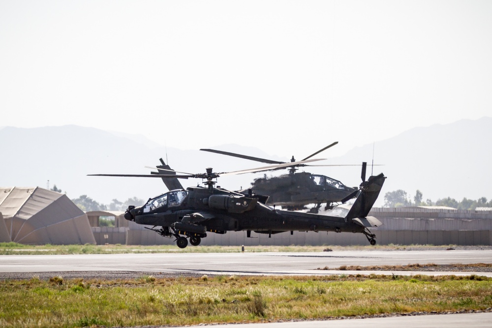 Check out 5 amazing photos of the Apache helicopter | American Military ...