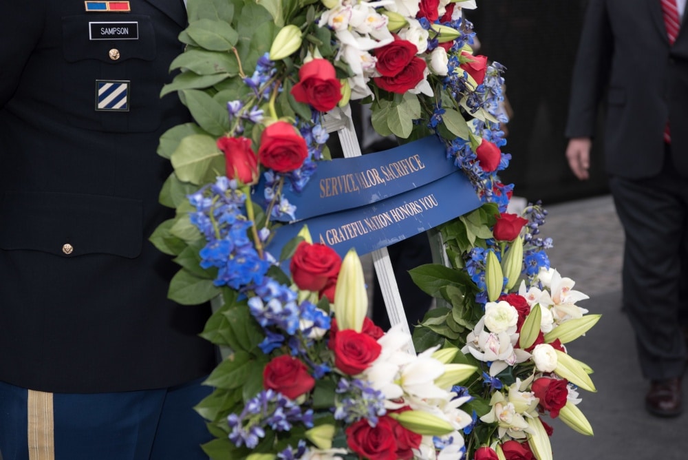 Vietnam veterans open national convention with wreath-laying ceremony ...