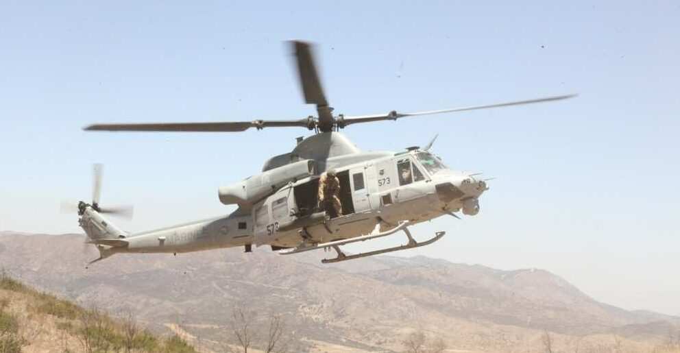 Video: Marine Corps helicopter makes 'precautionary landing' near CA ...
