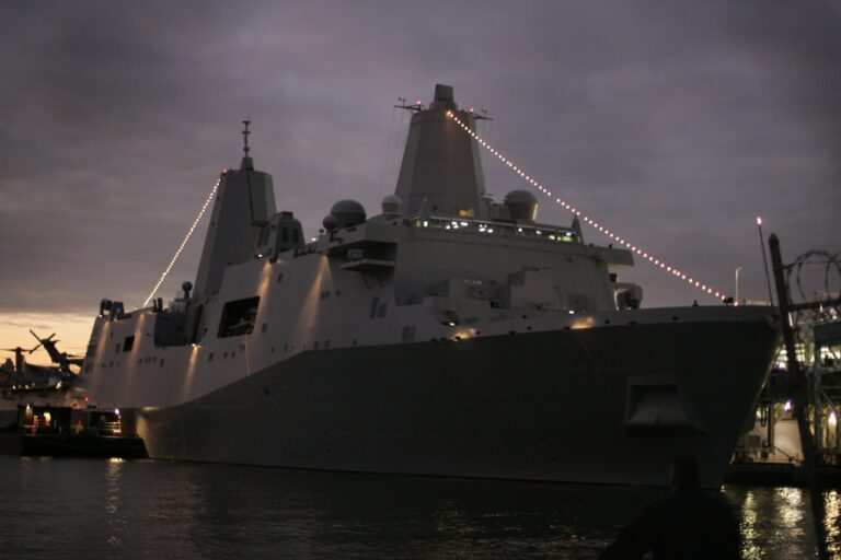 Pics/Video: Here’s the US Navy ship built with World Trade Center steel ...