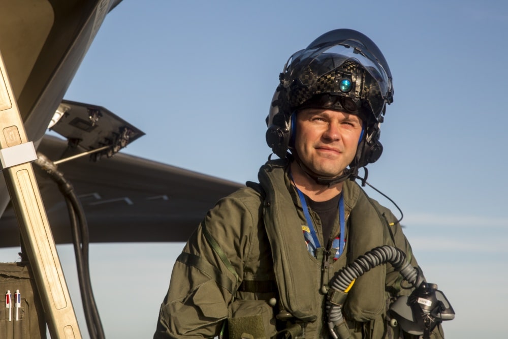 (VIDEO) Check out the revolutionary helmet worn by F-35 Lightning ...