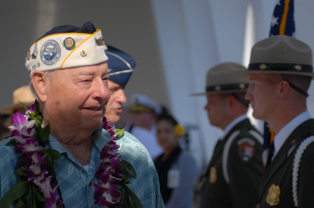 VIDEO: USS Arizona survivor Lou Conter gets hero's welcome as he ...