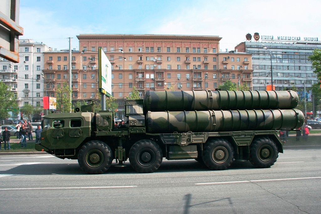 US intelligence officials and satellite photos detail Russian military ...