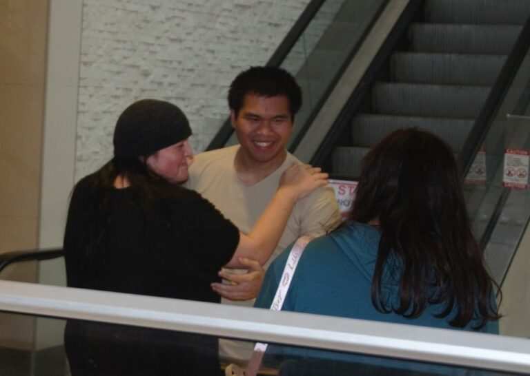 Watch emotional homecoming as two vets captured in Ukraine return to ...