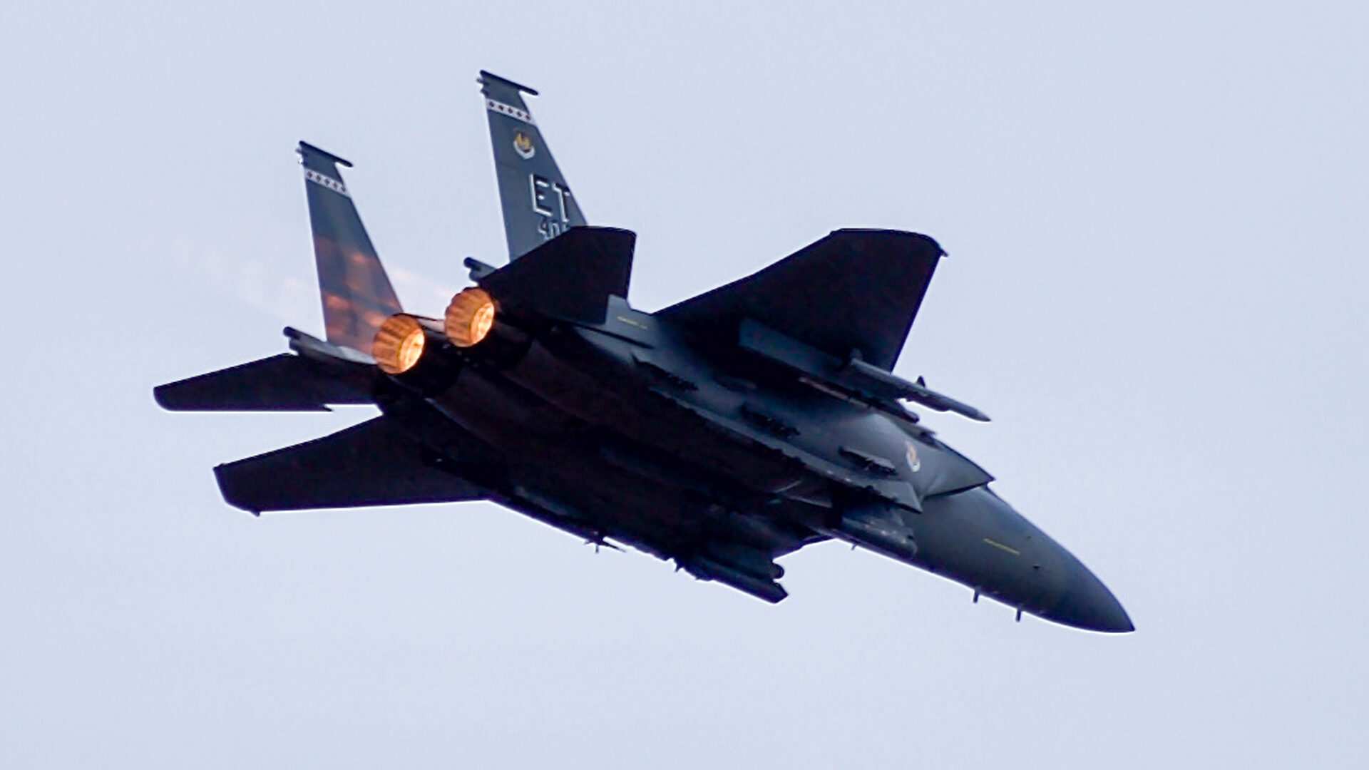 Air Force's newest fighter jet just fired a missile for the first time ...