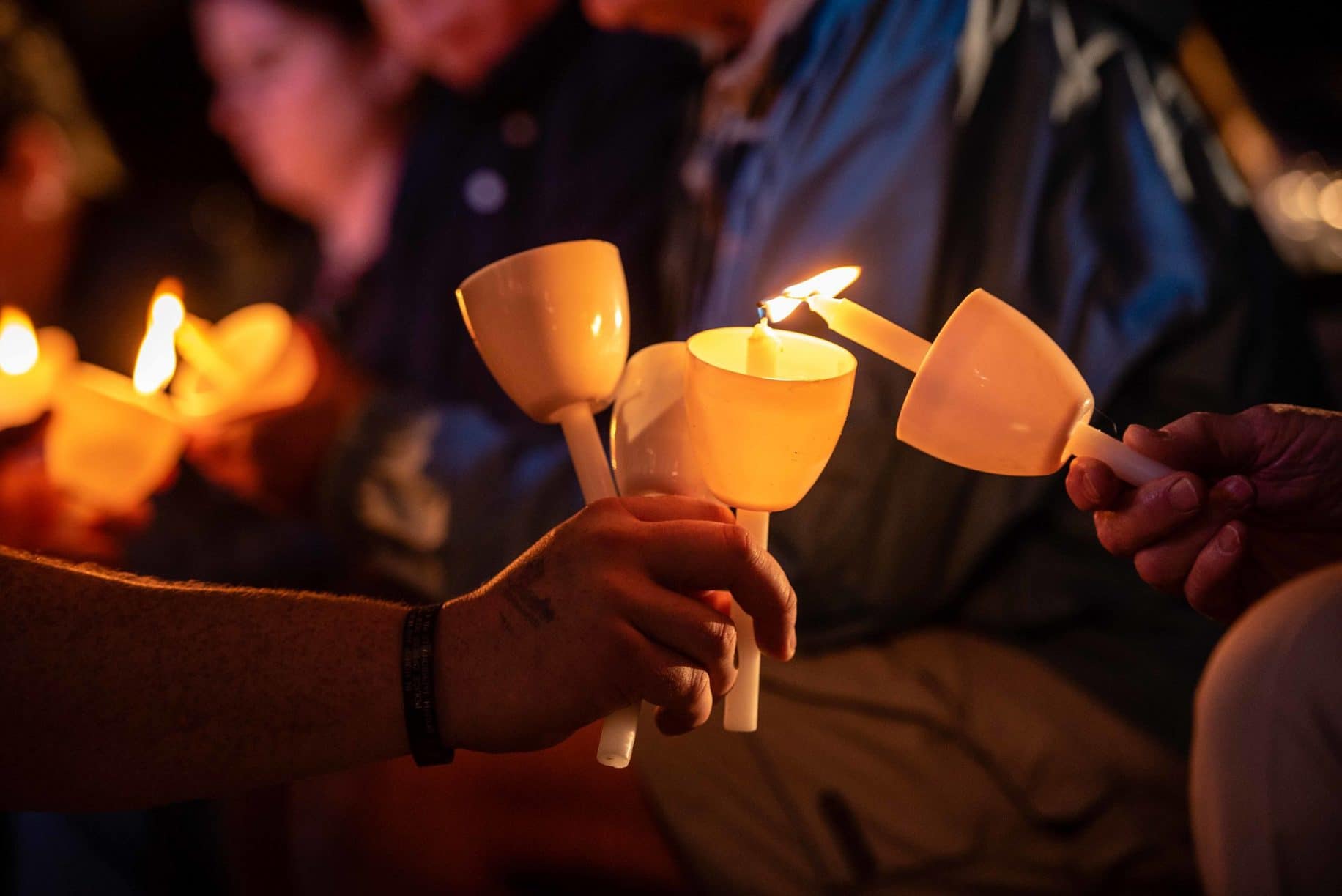Video: Congress members hold 'Candlelight vigil for democracy' on ...