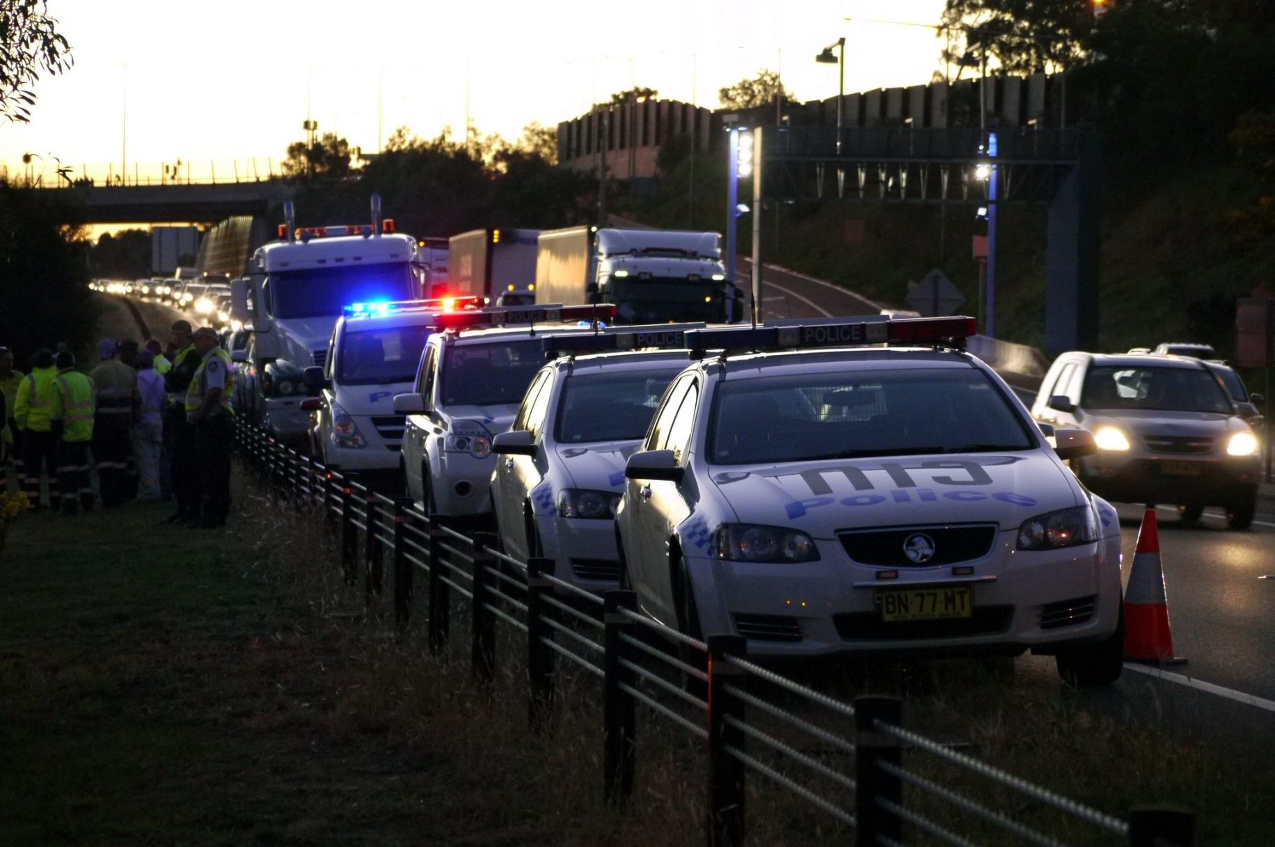(VIDEO) Police cruiser mows down murder suspect during highway shootout ...