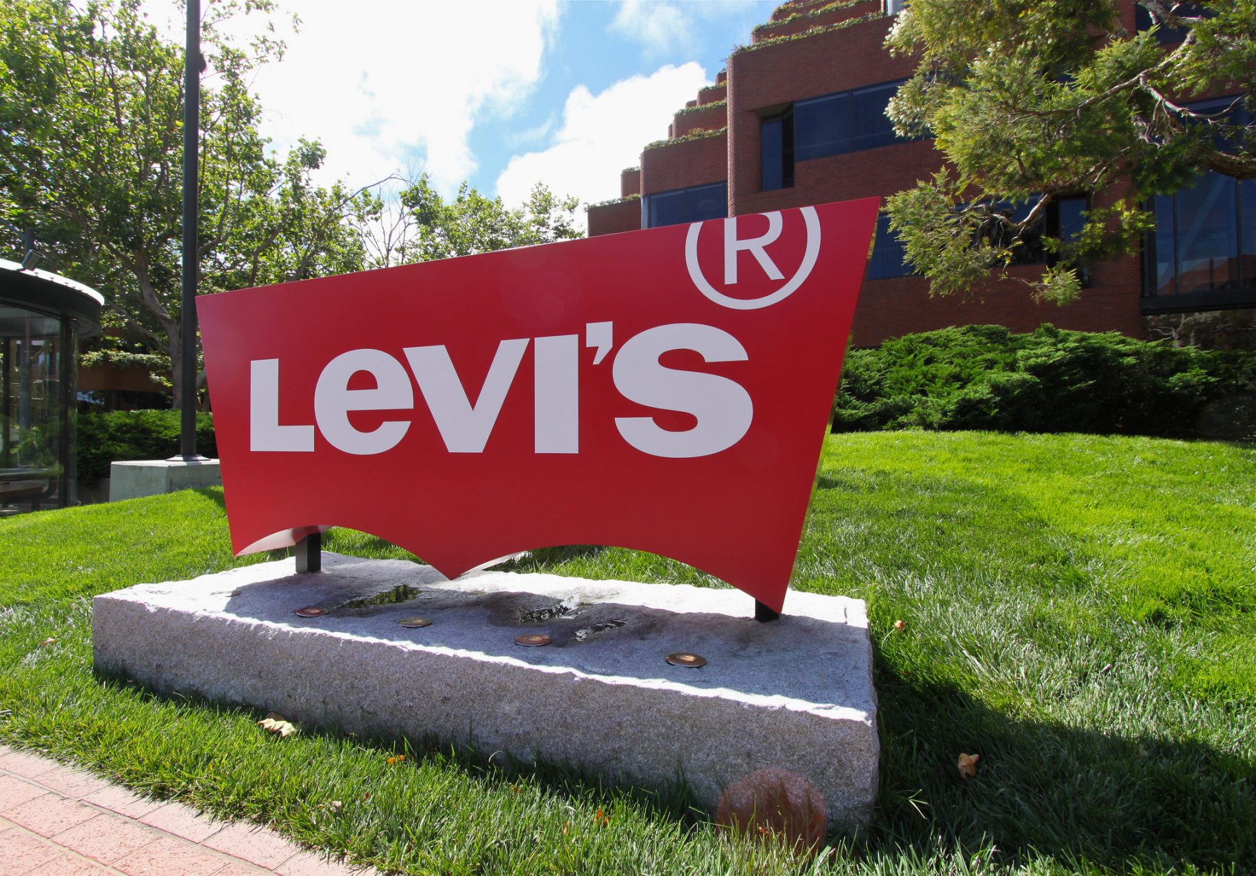 Levi Strauss joins gun-control group for new national campaign ...