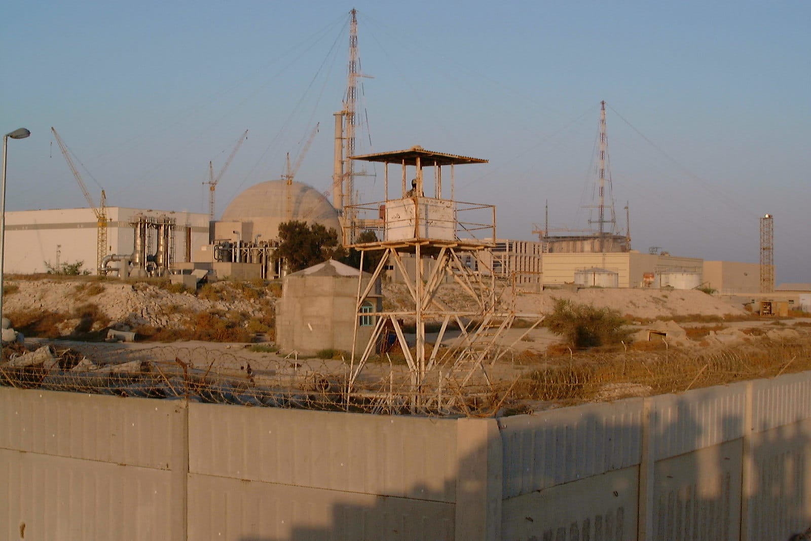 Iran pours concrete for second Bushehr nuclear reactor | American ...