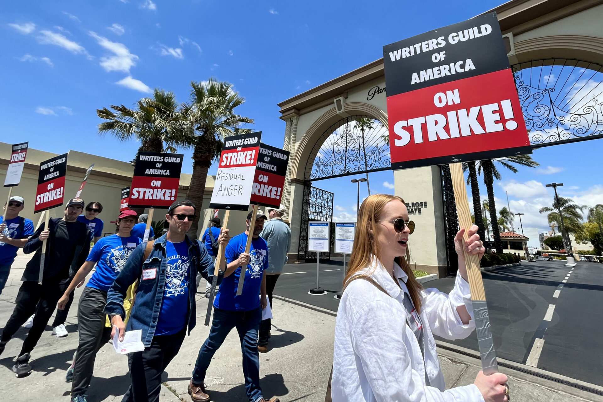 Meryl Streep, Jennifer Lawrence, more celebs threaten strike