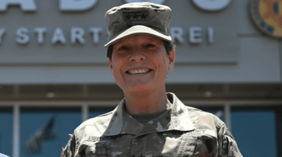 3-star US general posts photo of British troops, calls them 'American ...