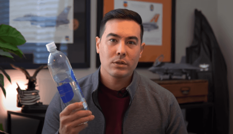 Video: Here's what a US Air Force fighter pilot eats and drinks in flight | American Military News