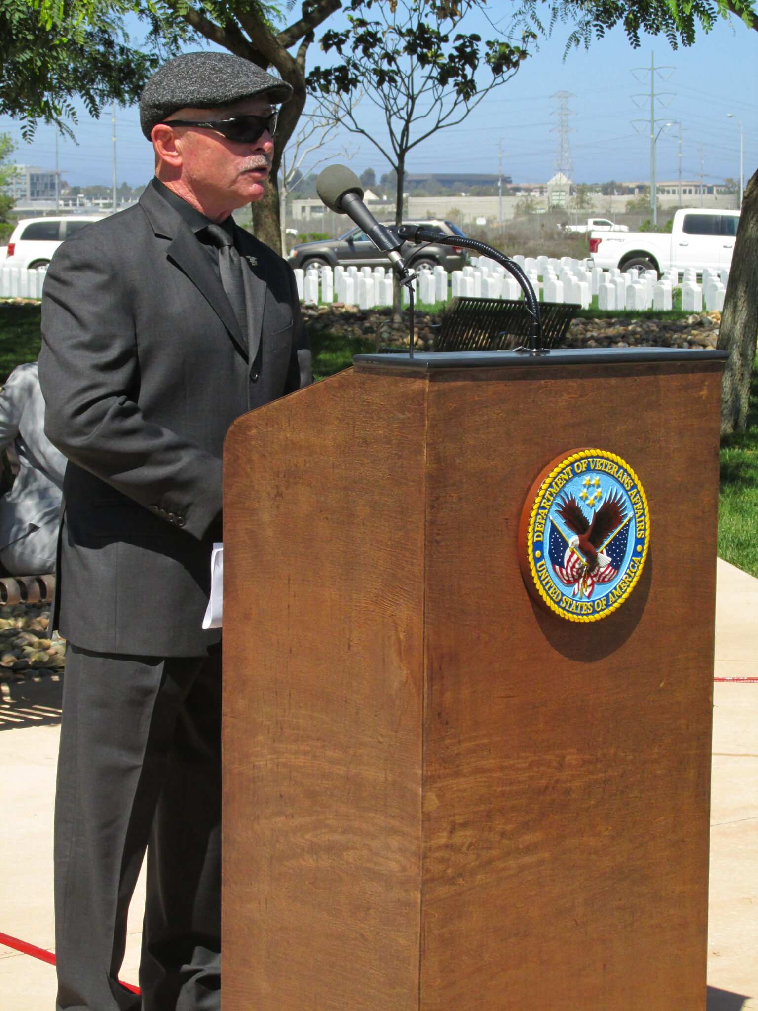 Pics: Navy SEALs dedicate monument to fallen underwater demolition ...