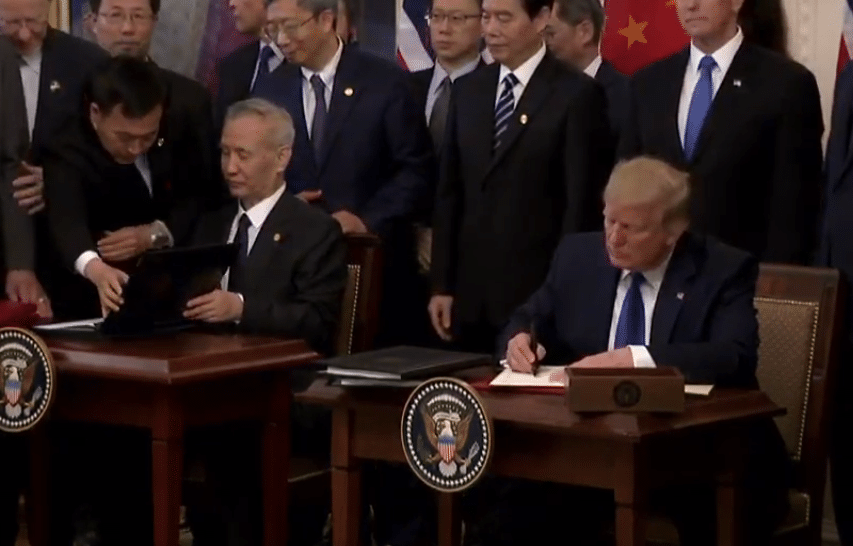 Video/Photos: Trump & China's Vice Premier just signed phase 1 of US ...