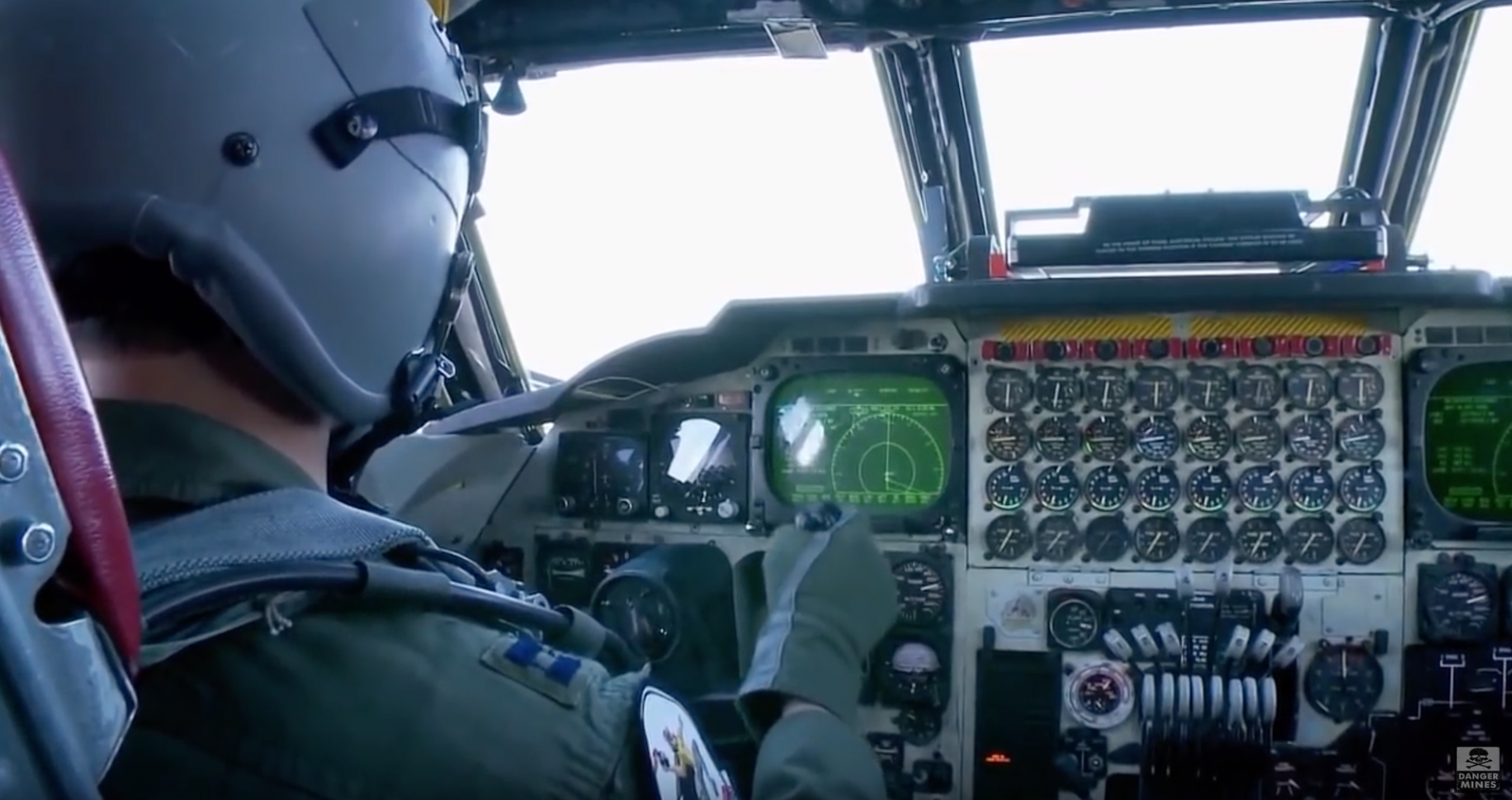 Amazing cockpit video of B-52H Air Force Global Strike training ...