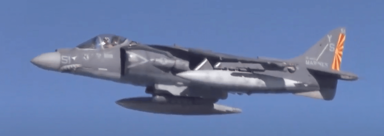 Watch how US fighter jets can continually strike enemies without having ...