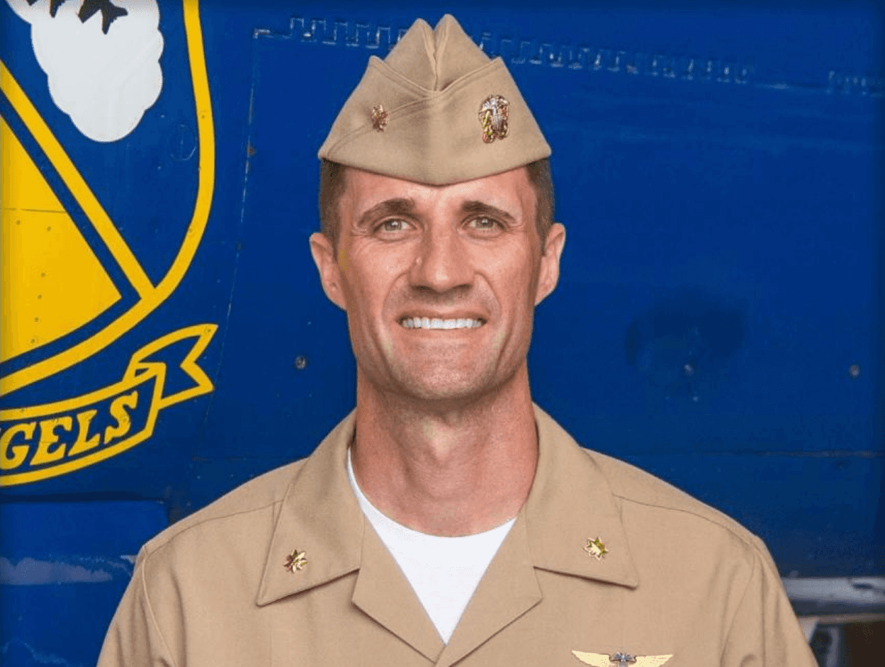 Navy Blue Angels select first ever female F/A-18 pilot | American ...