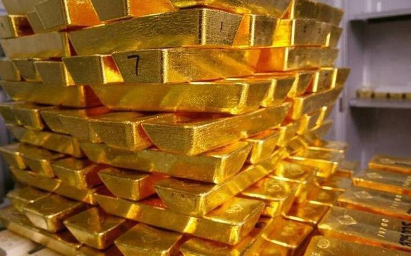 Pic: Gold, treasures discovered in Bahamas shipwreck