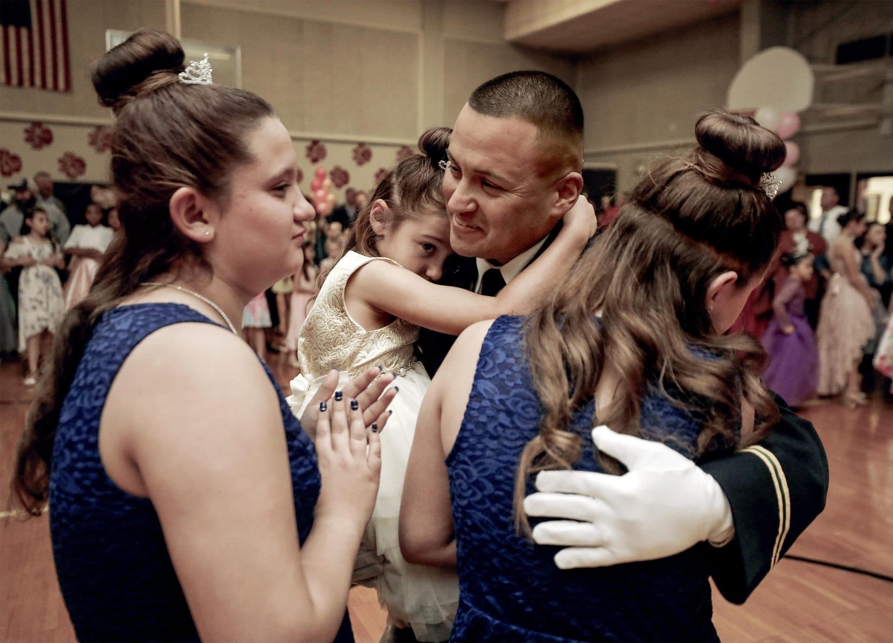 Photos: Deployed Florida army officer surprises daughters for special ...