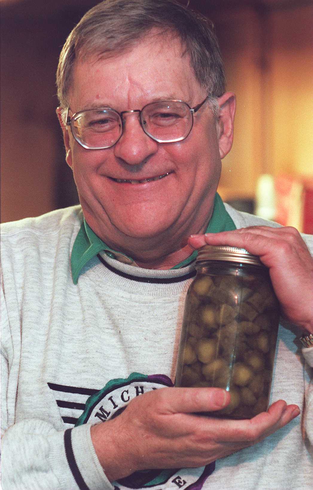 Flags to lower in honor of Army veteran, former MI congressman Bob ...