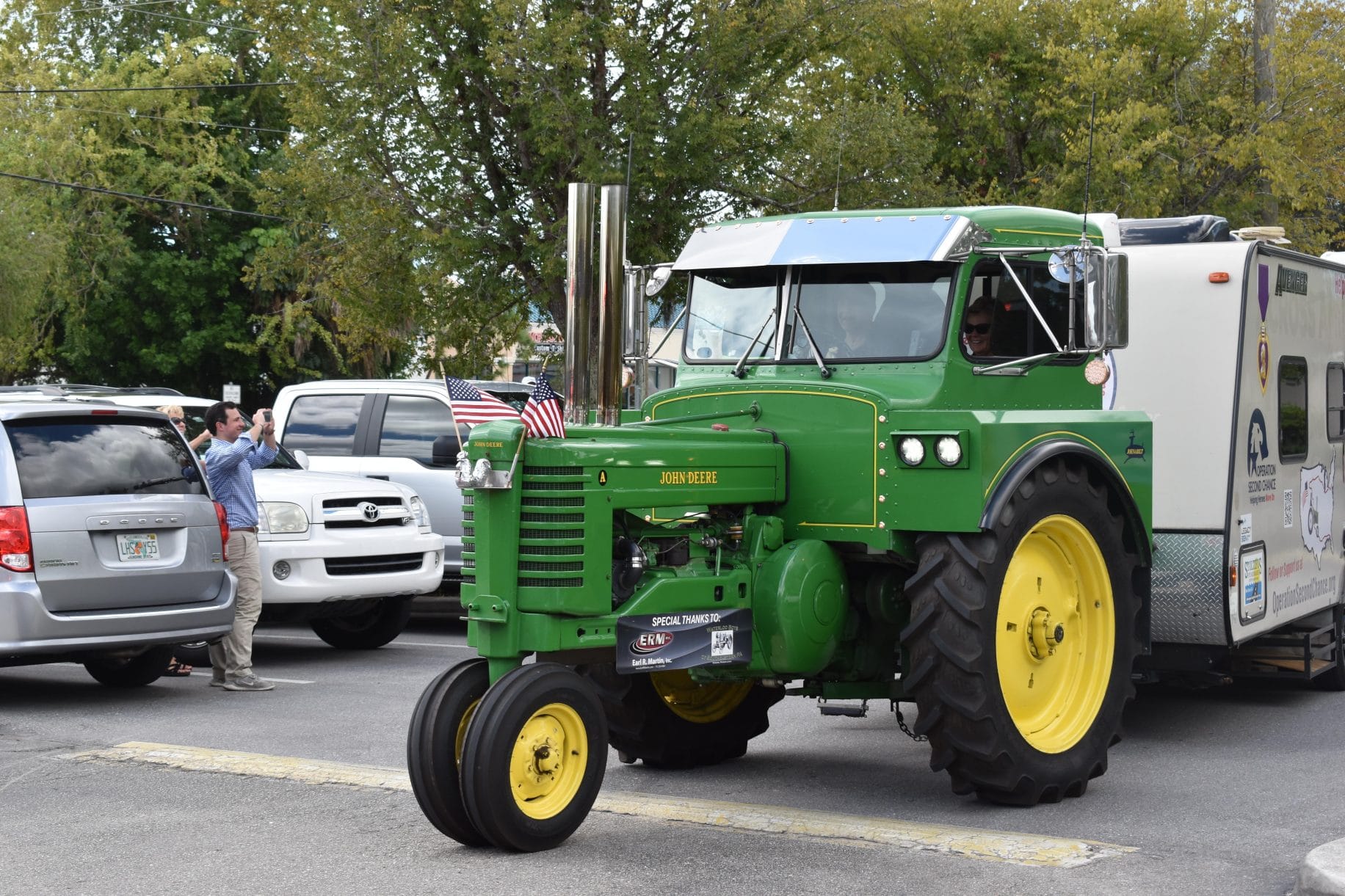 Florida man drives 1948 tractor across country to support veterans ...