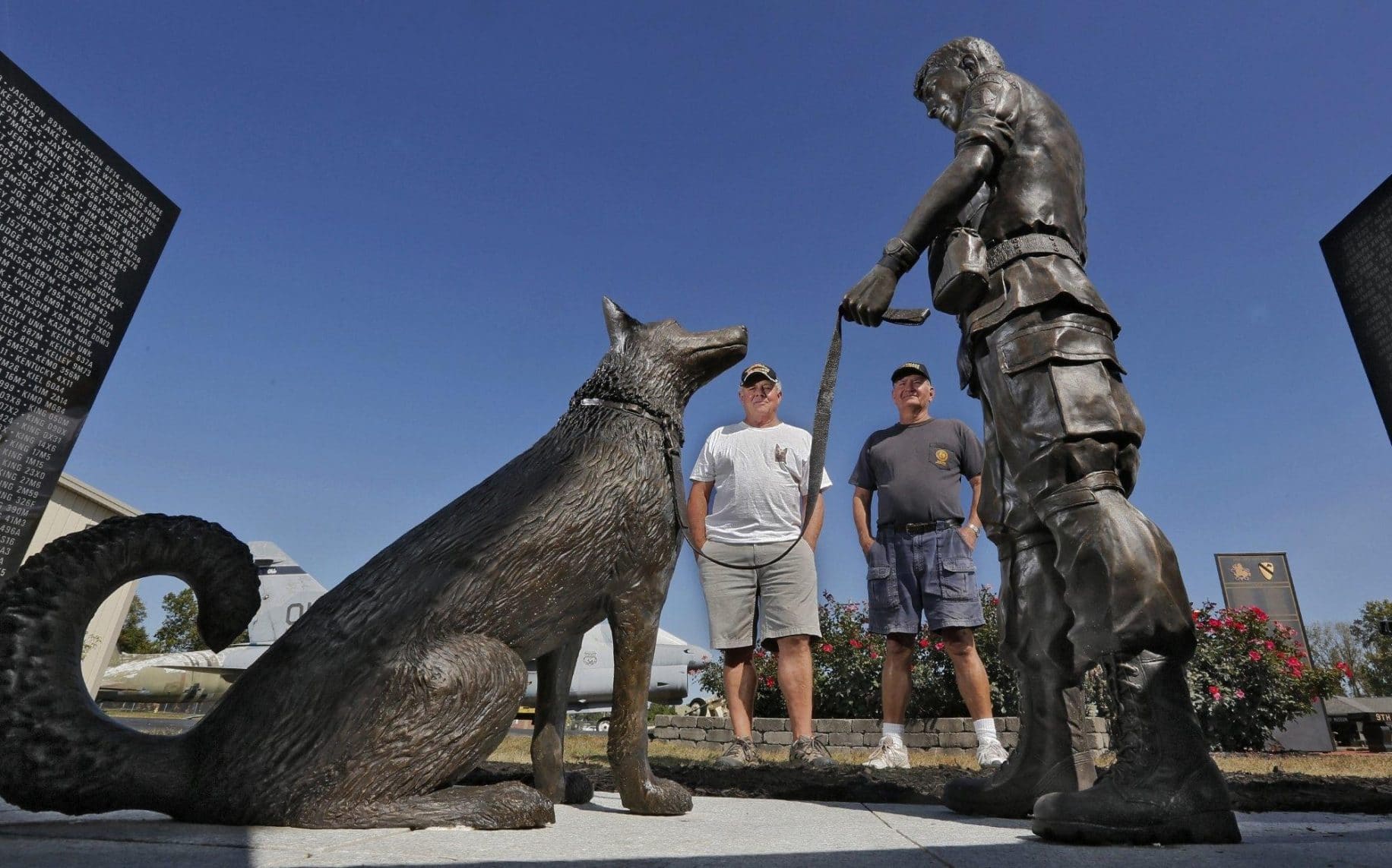 New memorial to dogs that served in Vietnam celebrates 'The Unbreakable ... New memorial to dogs that served in Vietnam celebrates 'The Unbreakable ...
