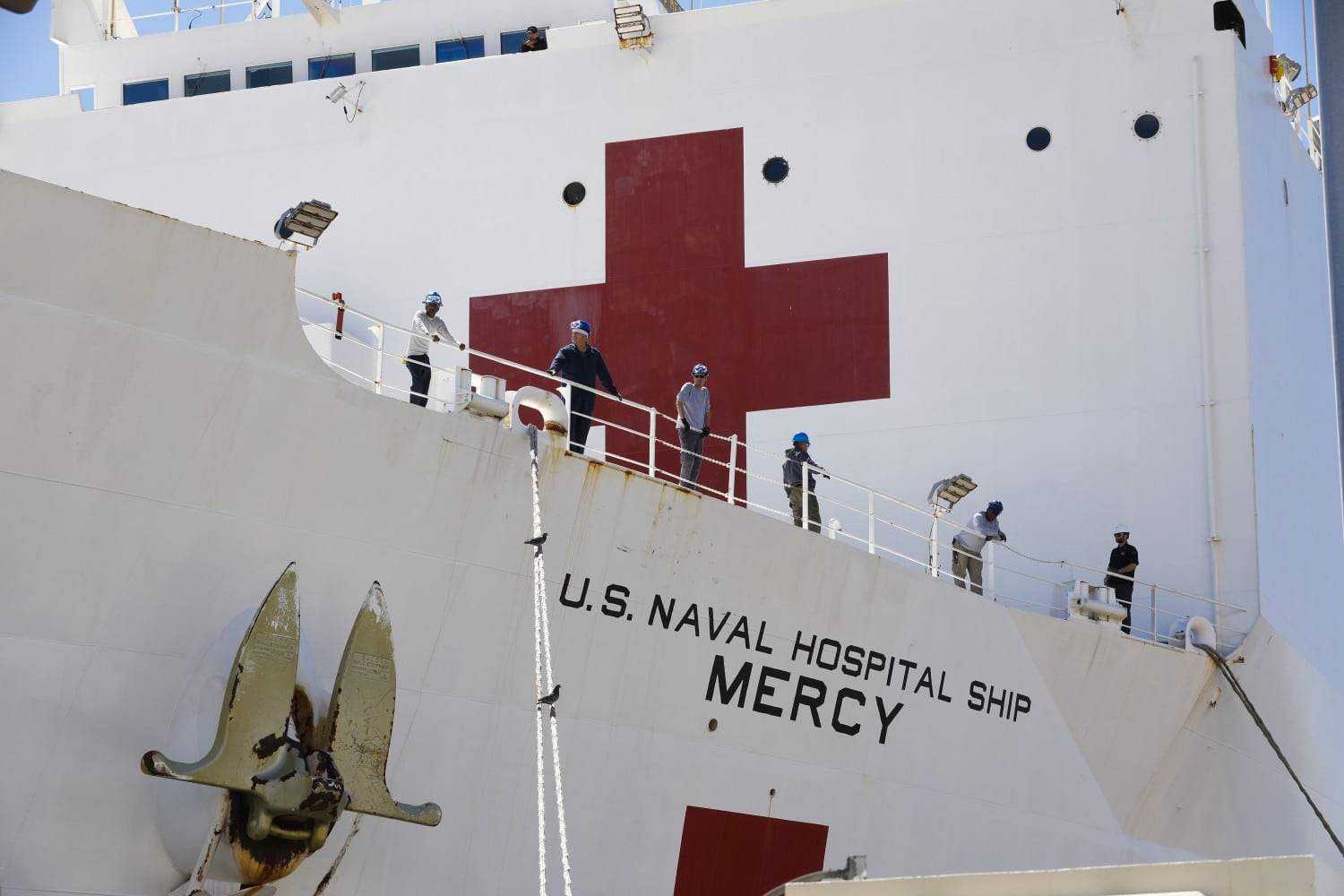 After nearly 7 weeks and 77 patients, USNS Mercy leaves Port of Los ...