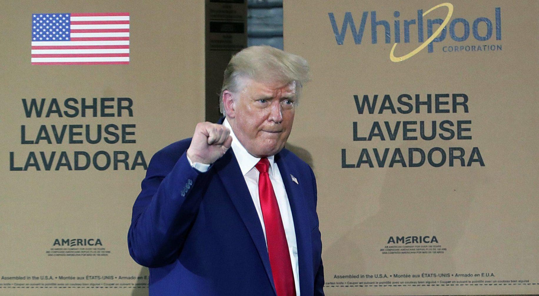 Trump Signs Executive Orders Banning Tiktok Wechat From Us In 45 Days