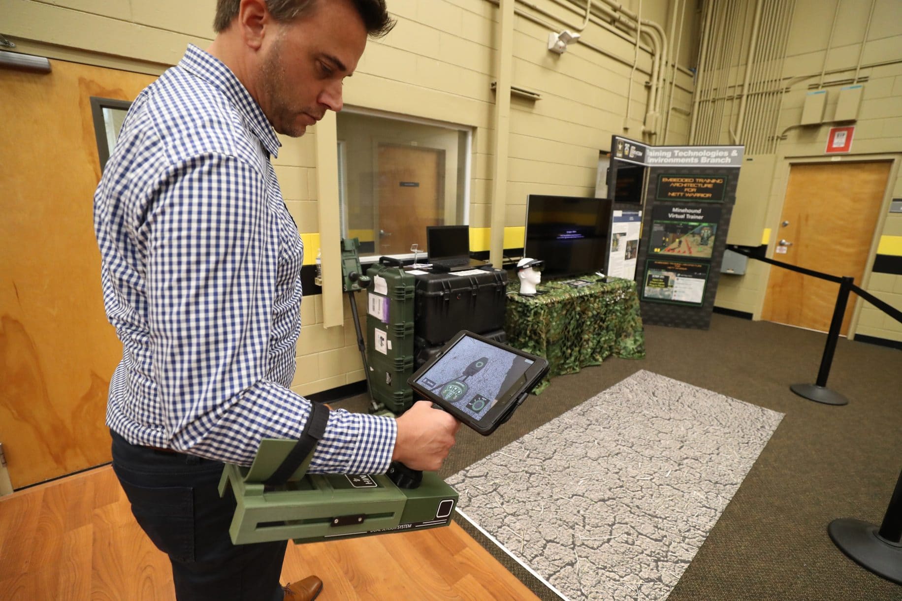 Using virtual reality, US Army researchers seek to train soldiers on ...