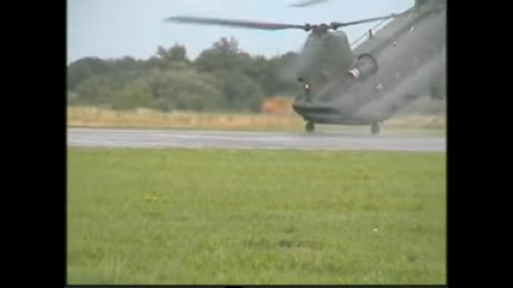 Chinook helicopter attempts unbelievable aerial stunt in front of ...