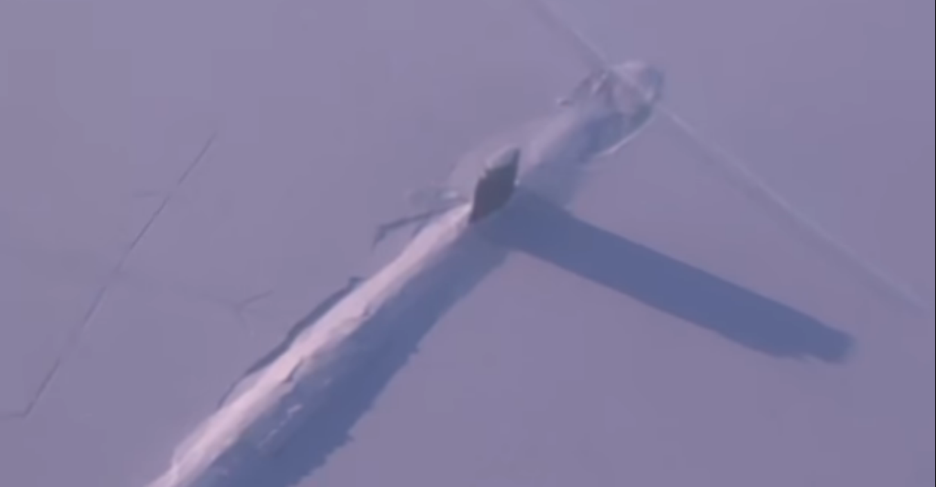 Crazy video of nuclear submarine breaking through ice in the Arctic ...