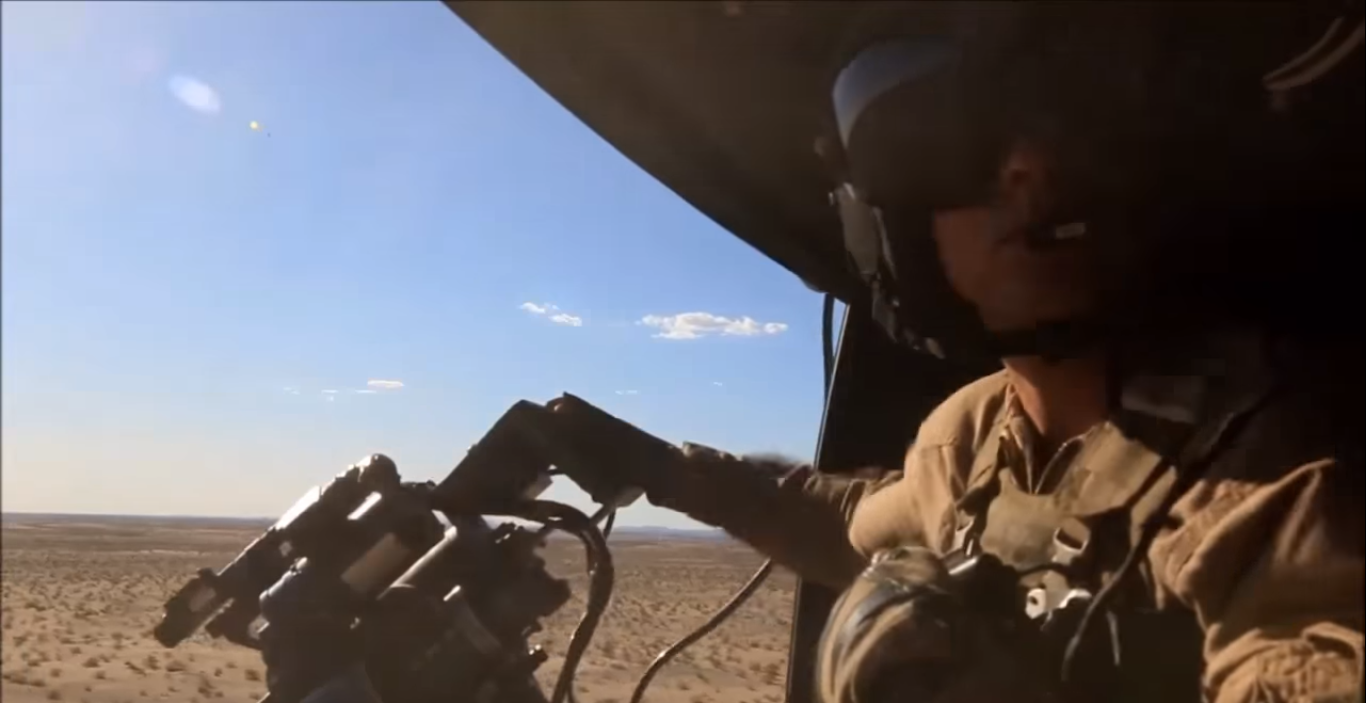 Here's a look at the powerful US Marine AH-1W Cobra attack helicopter ...