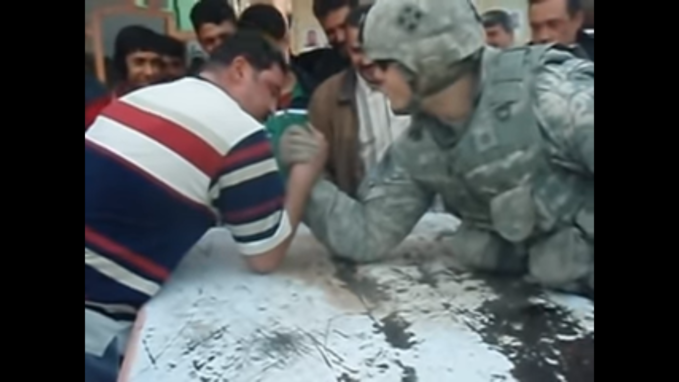 (Video) U.S Army Soldier humiliates Iraqi in an arm wrestling war ...
