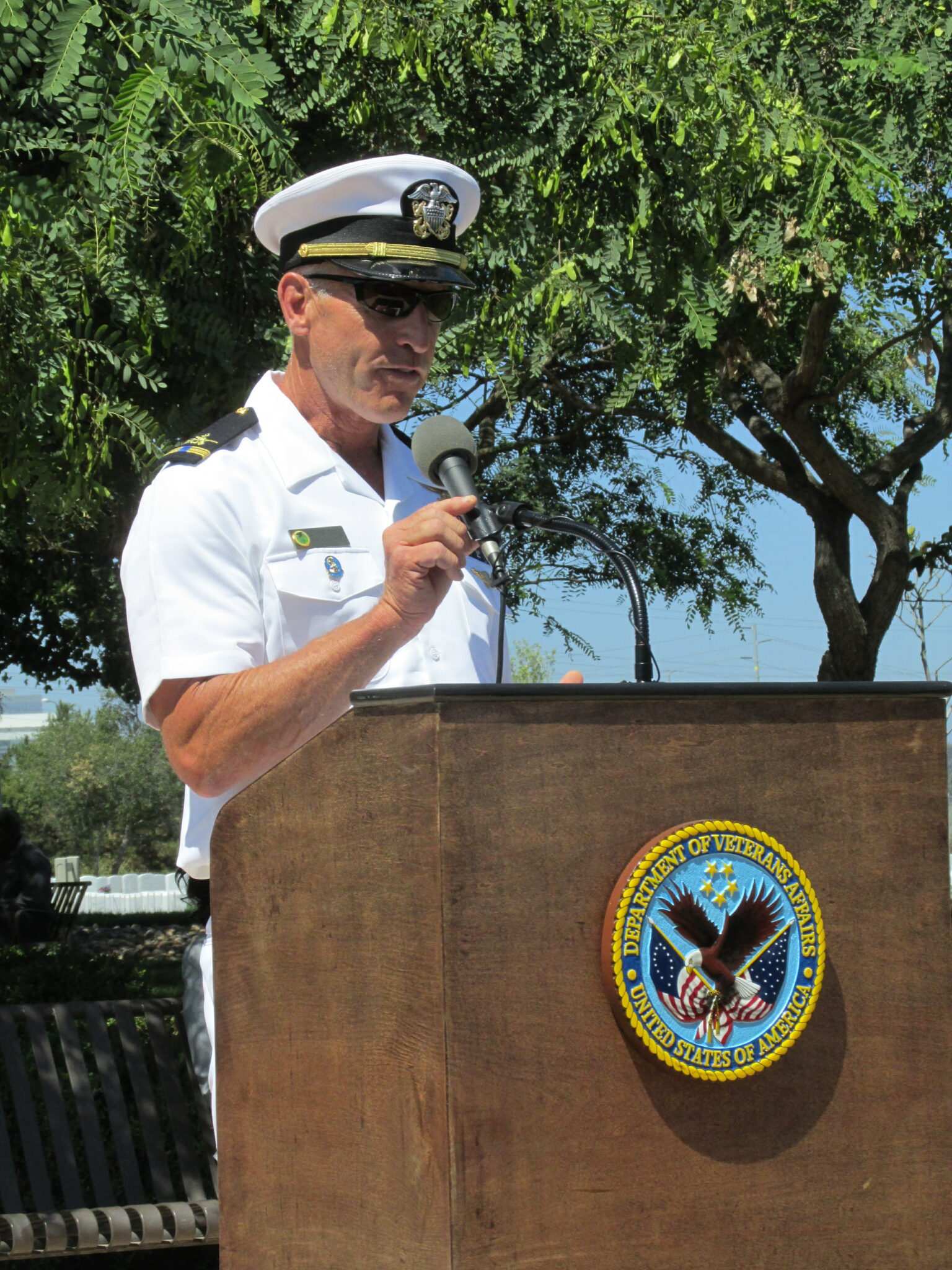 Pics: Navy SEALs dedicate monument to fallen underwater demolition ...