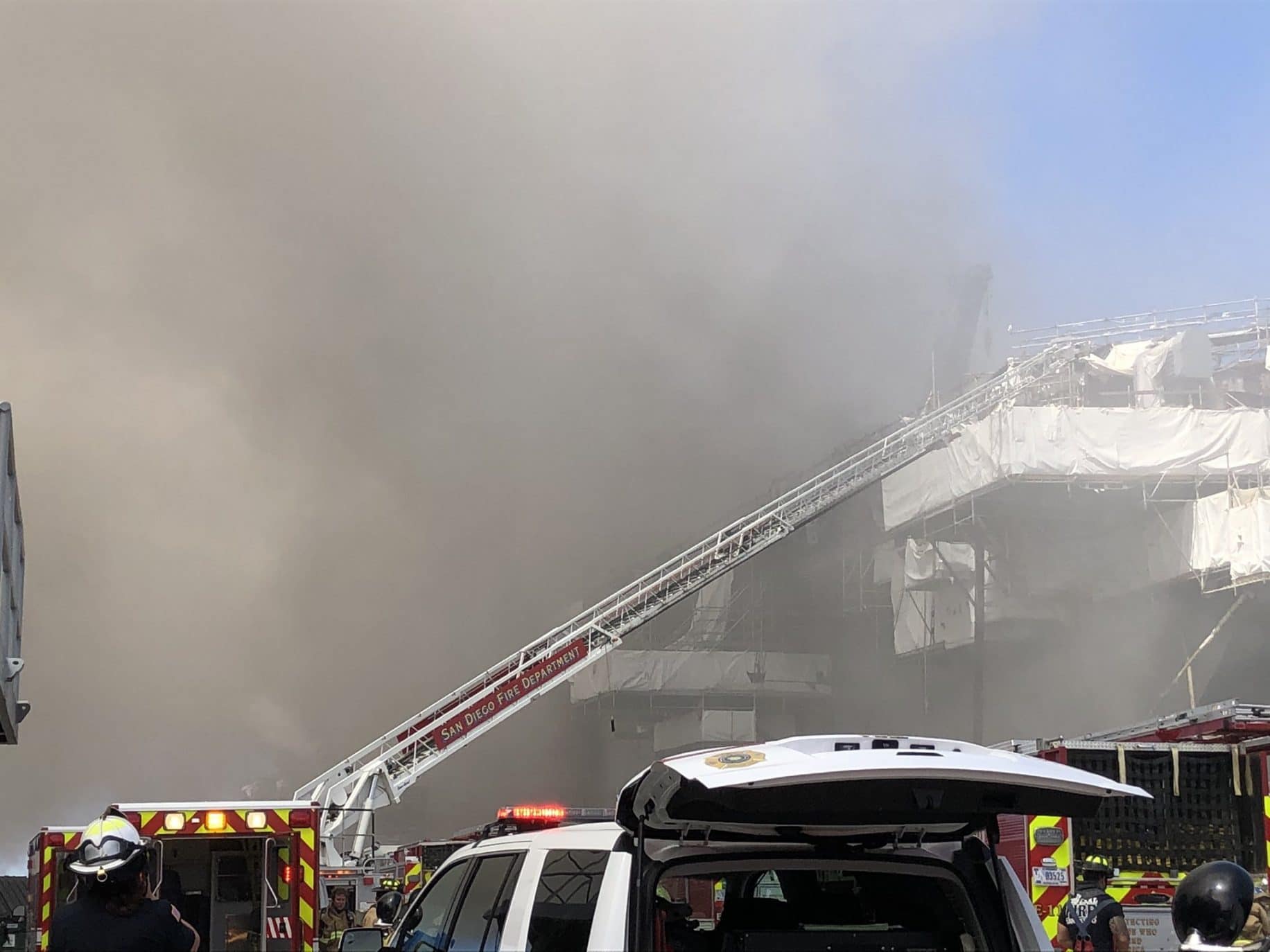 Pics/Videos: Explosion, fire on US Navy ship in San Diego - 18 injured ...