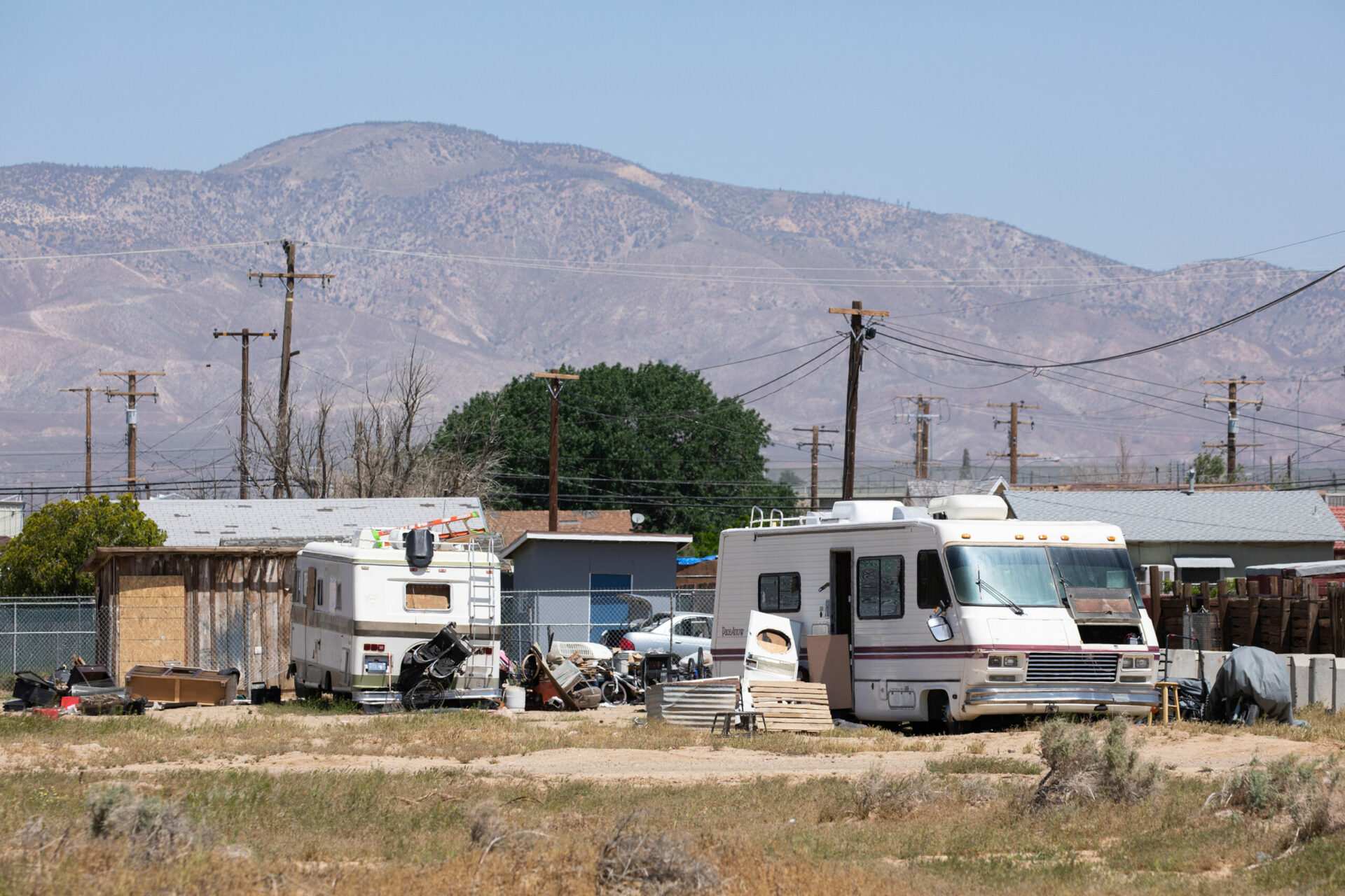 Mass shooting leaves 3 women and 1 man dead in the Mojave Desert ...
